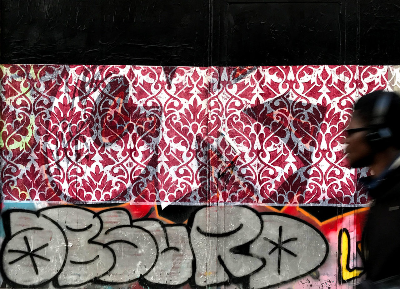 Les Banksy font du "papierpeint" - RAFAEL GRAY